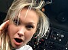 Michelle (25) blir stemplet som «verdens deiligste pilot»: - Det bryr ...